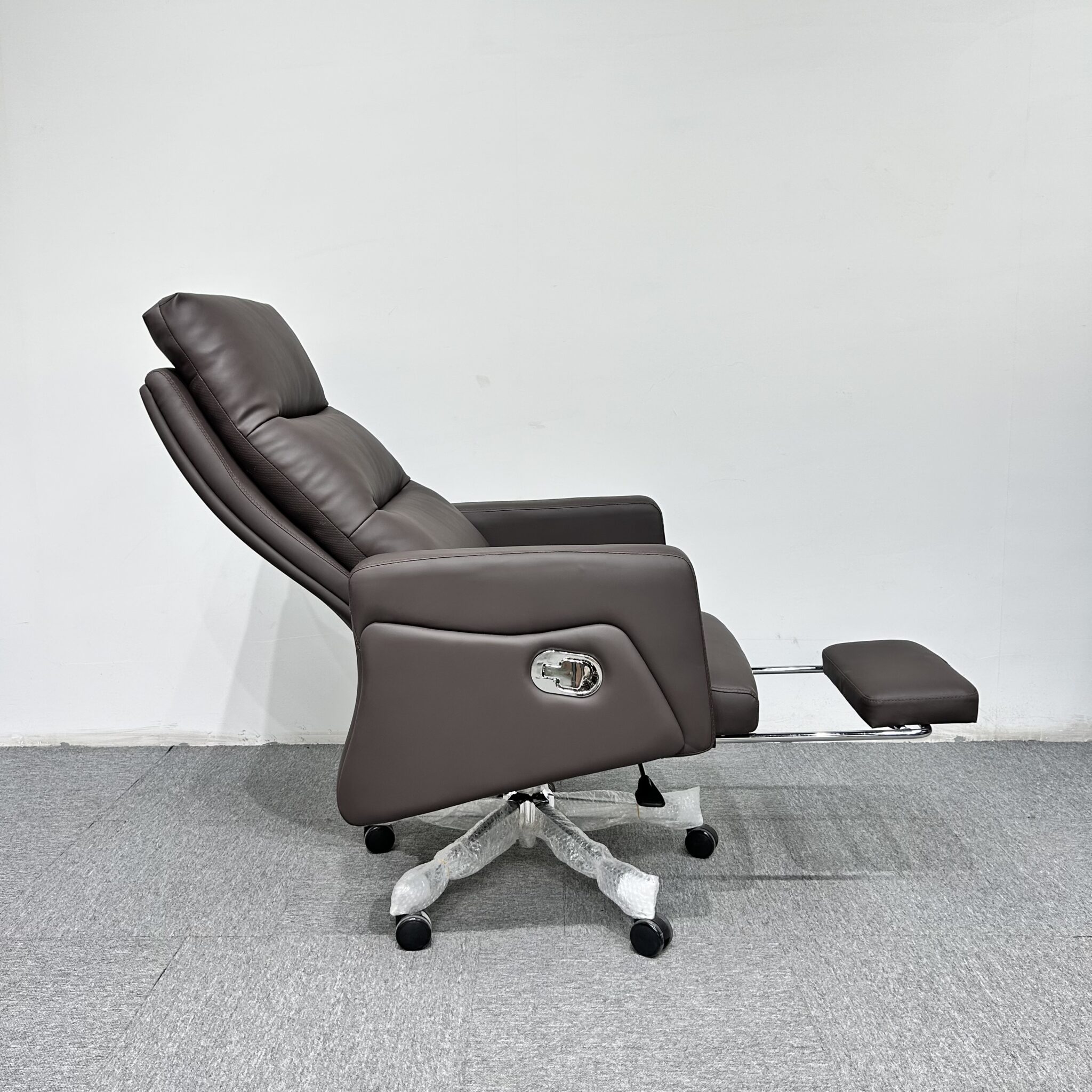 Executive Ergonomic Boss Office Chair - Furniture Mall -Furniture shop ...